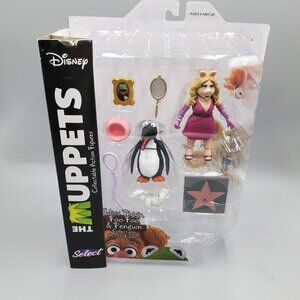 Diamond Select | Toys | Muppets Miss Piggy Foo Foo Penguin Action ...